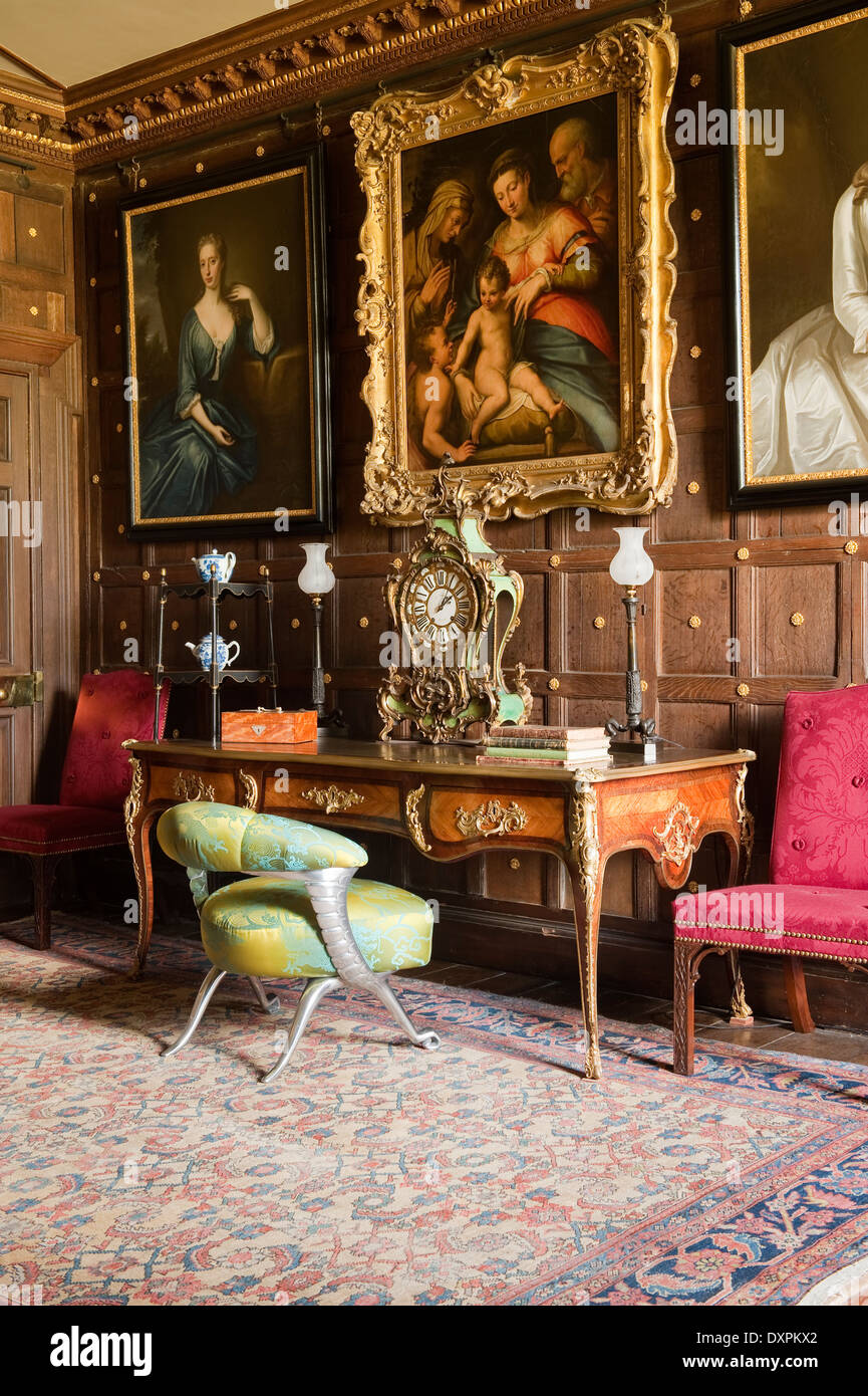 Louis xv furniture hi-res stock photography and images - Alamy