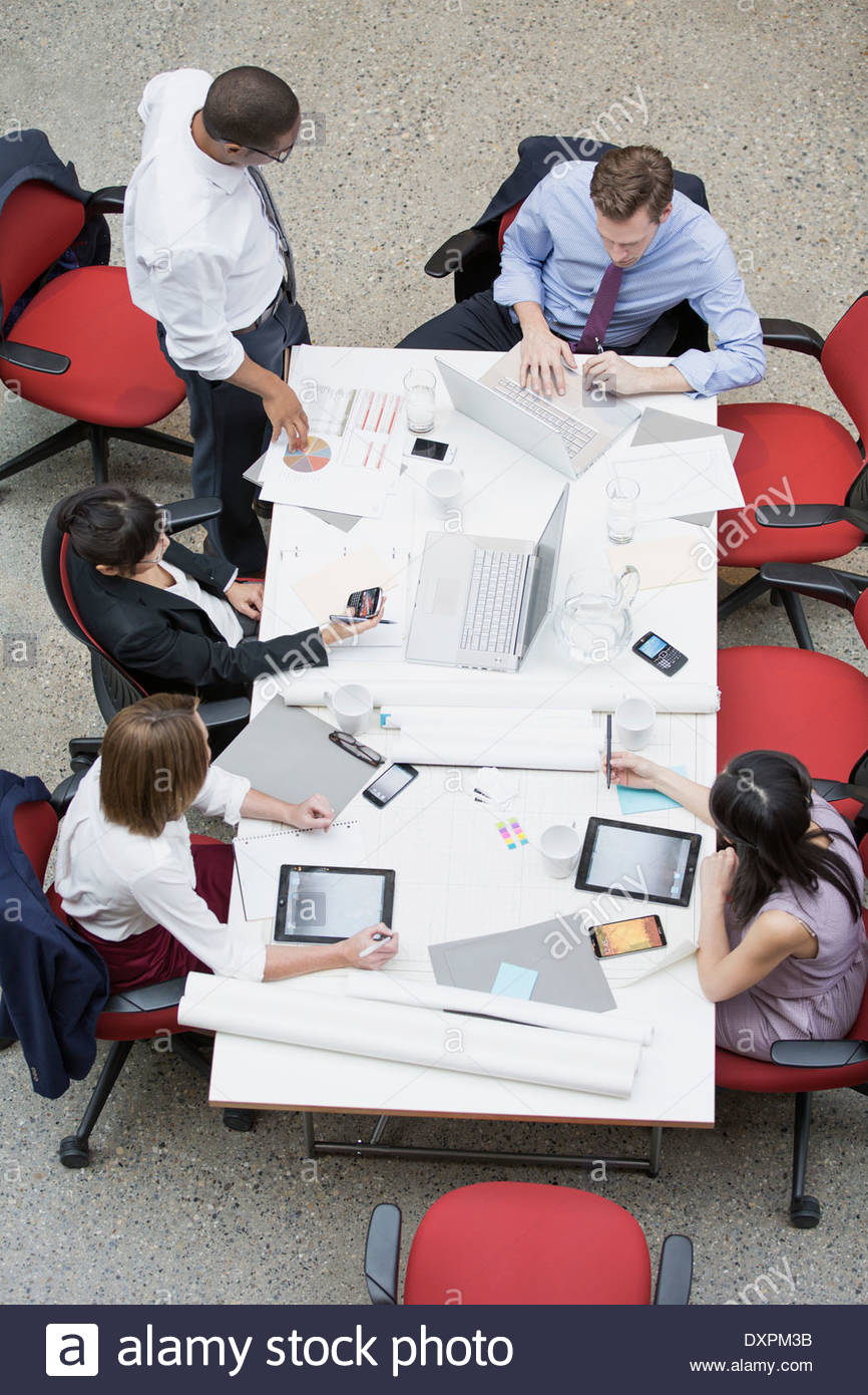 People conference table meeting hi-res stock photography and images - Alamy