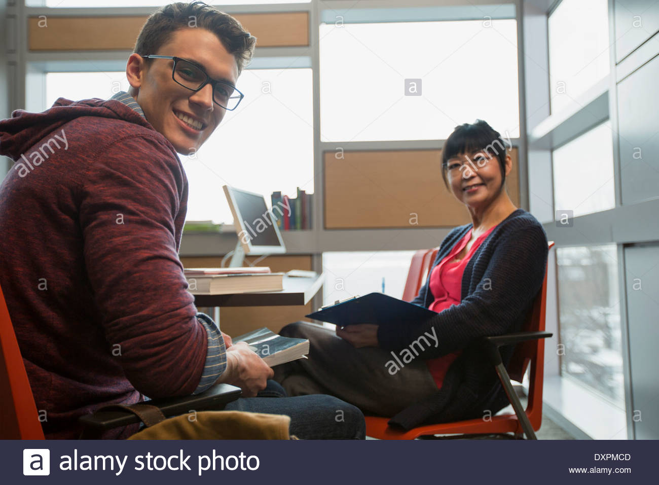 Professor low hi-res stock photography and images - Alamy