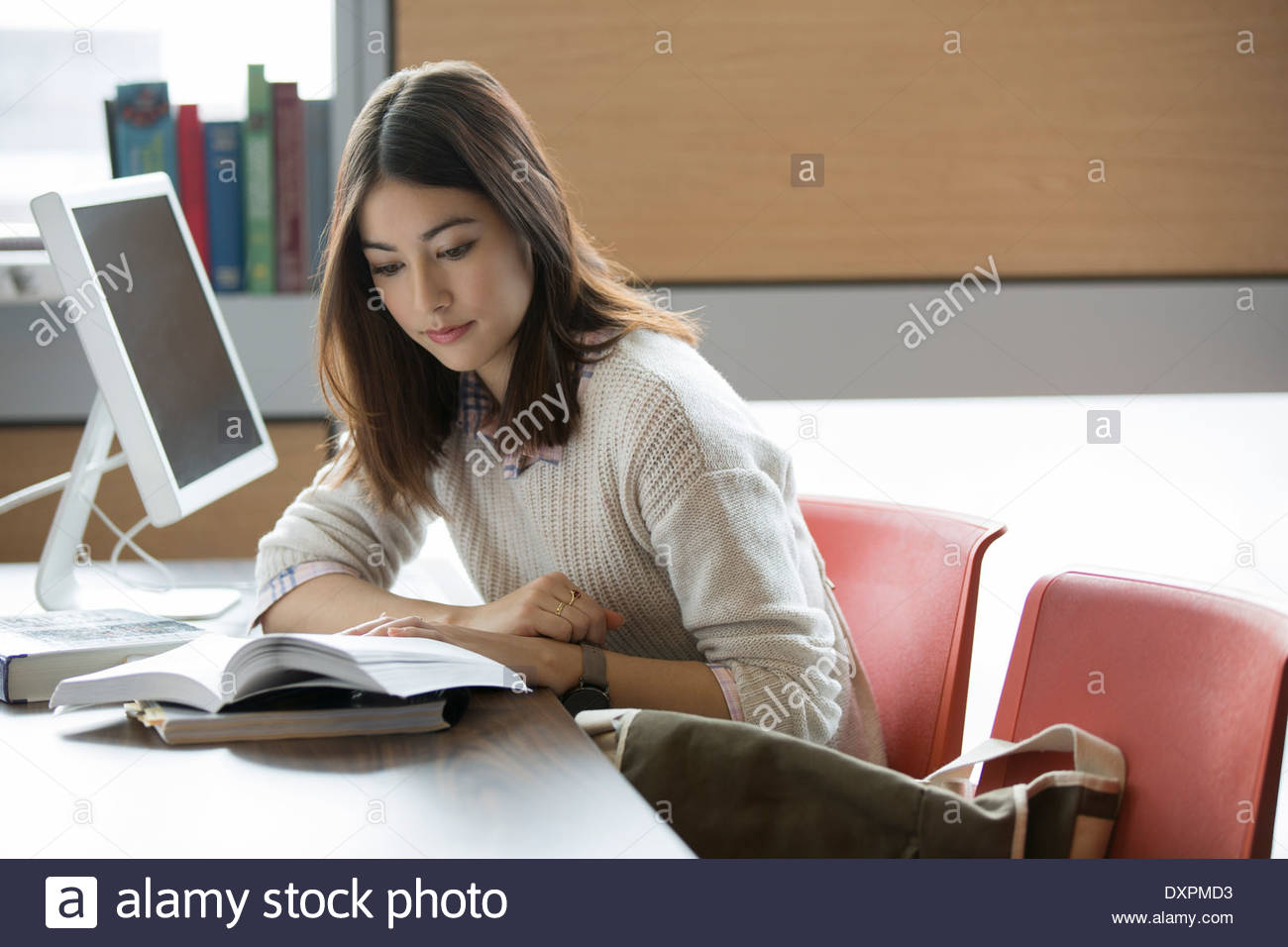 Student access hi-res stock photography and images - Alamy