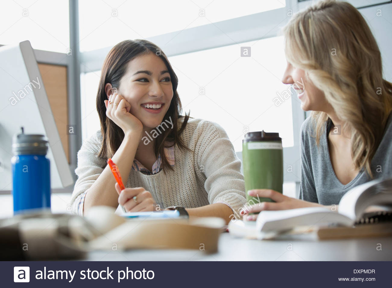 College drinking culture hi-res stock photography and images - Alamy