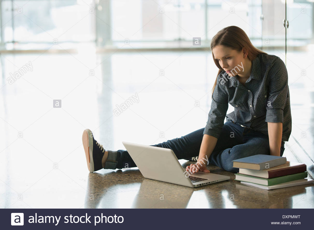Student on the floor hi-res stock photography and images - Alamy