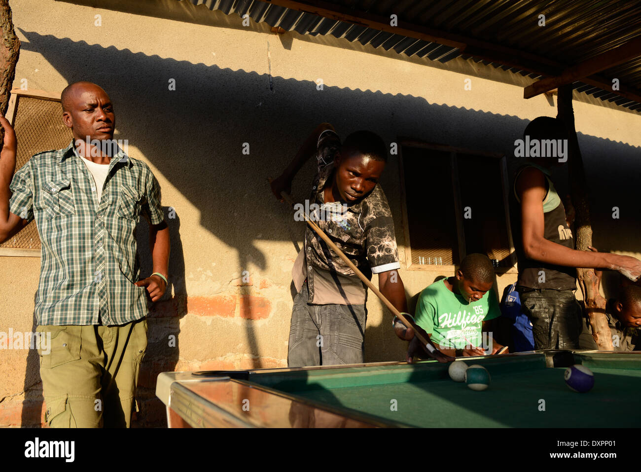 How people live in africa hi-res stock photography and images - Alamy