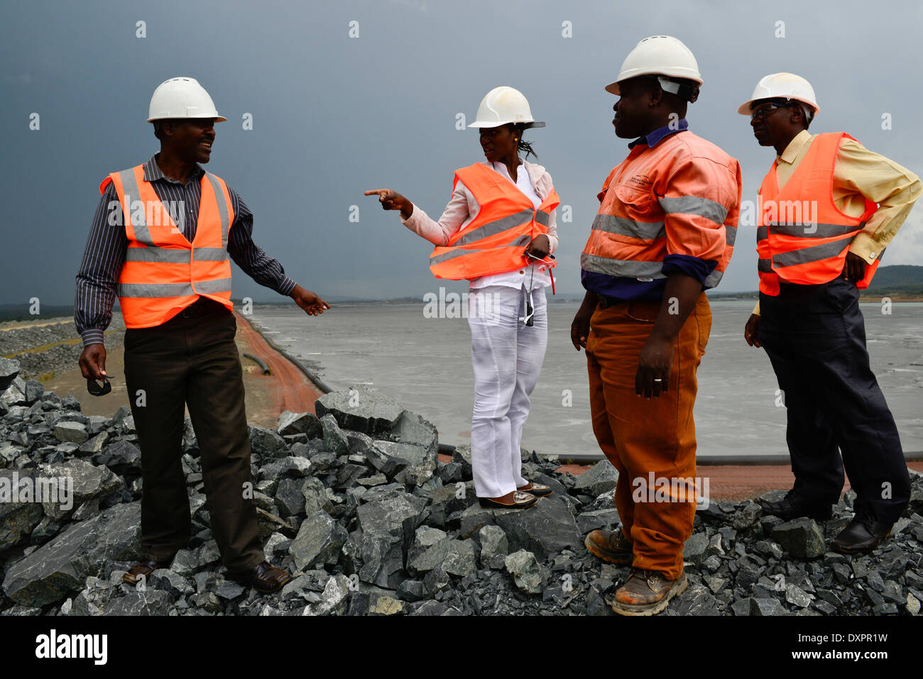 Tanzania geita gold mine open cast hi-res stock photography and images ...