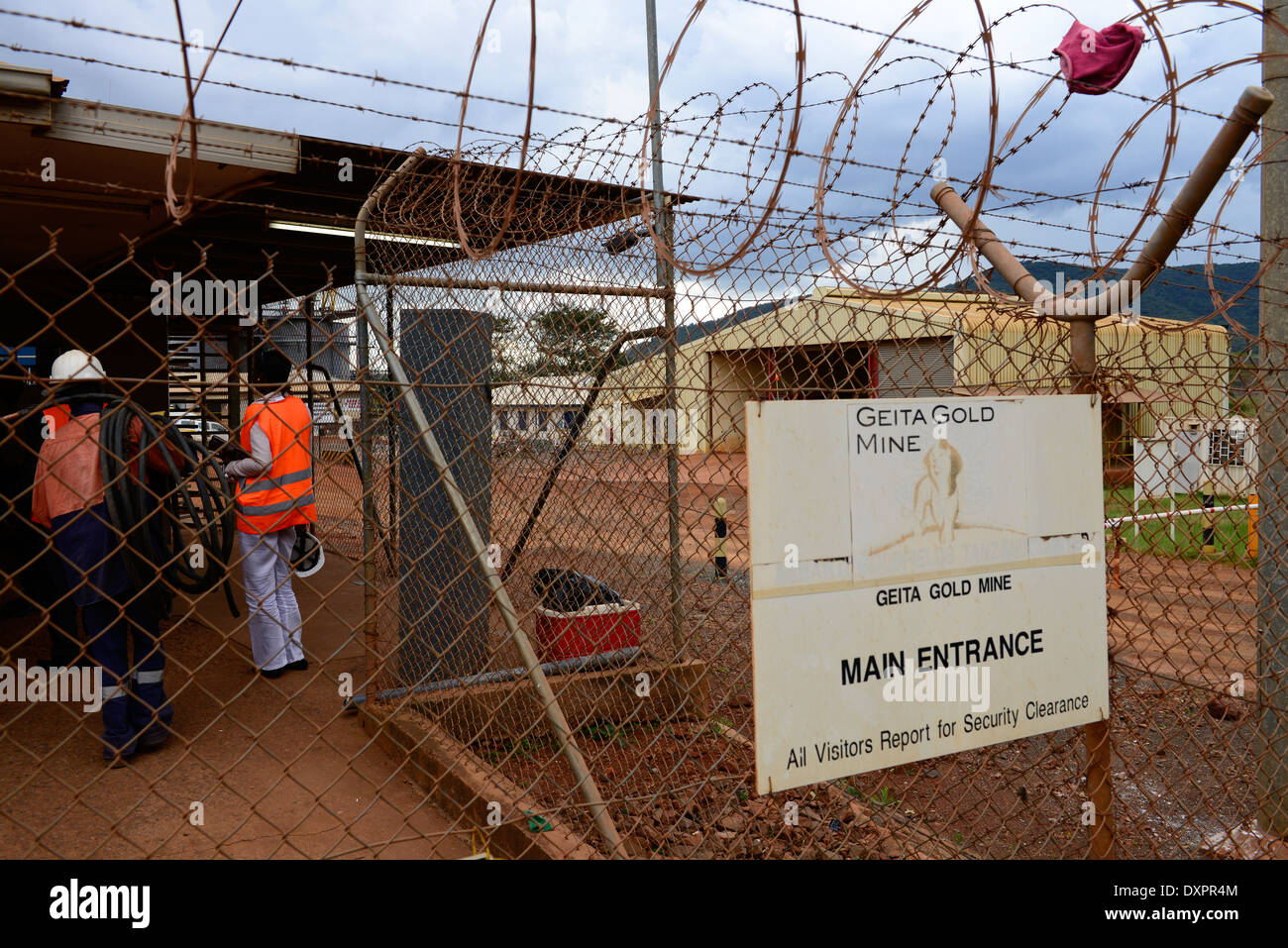 TANZANIA Geita Gold Mine, open-cast gold mine of company AngloGold ...