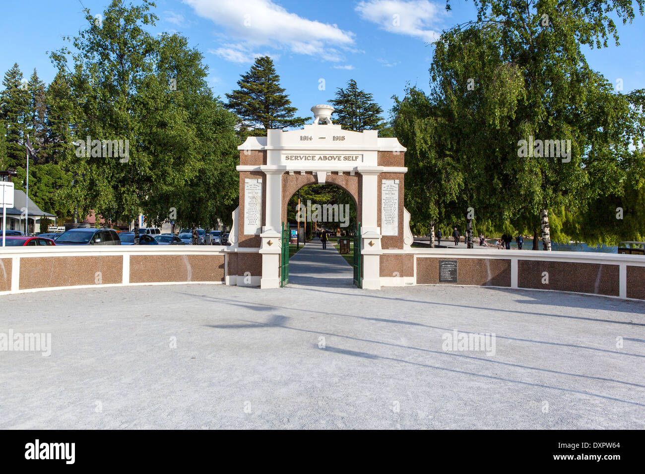 Dead self hi-res stock photography and images - Alamy