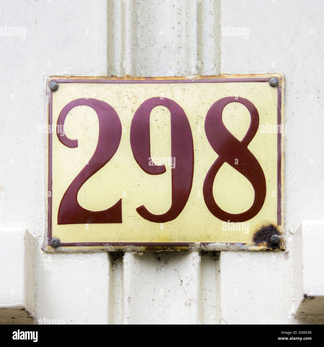 Nine hundred ninety eight hi-res stock photography and images - Alamy