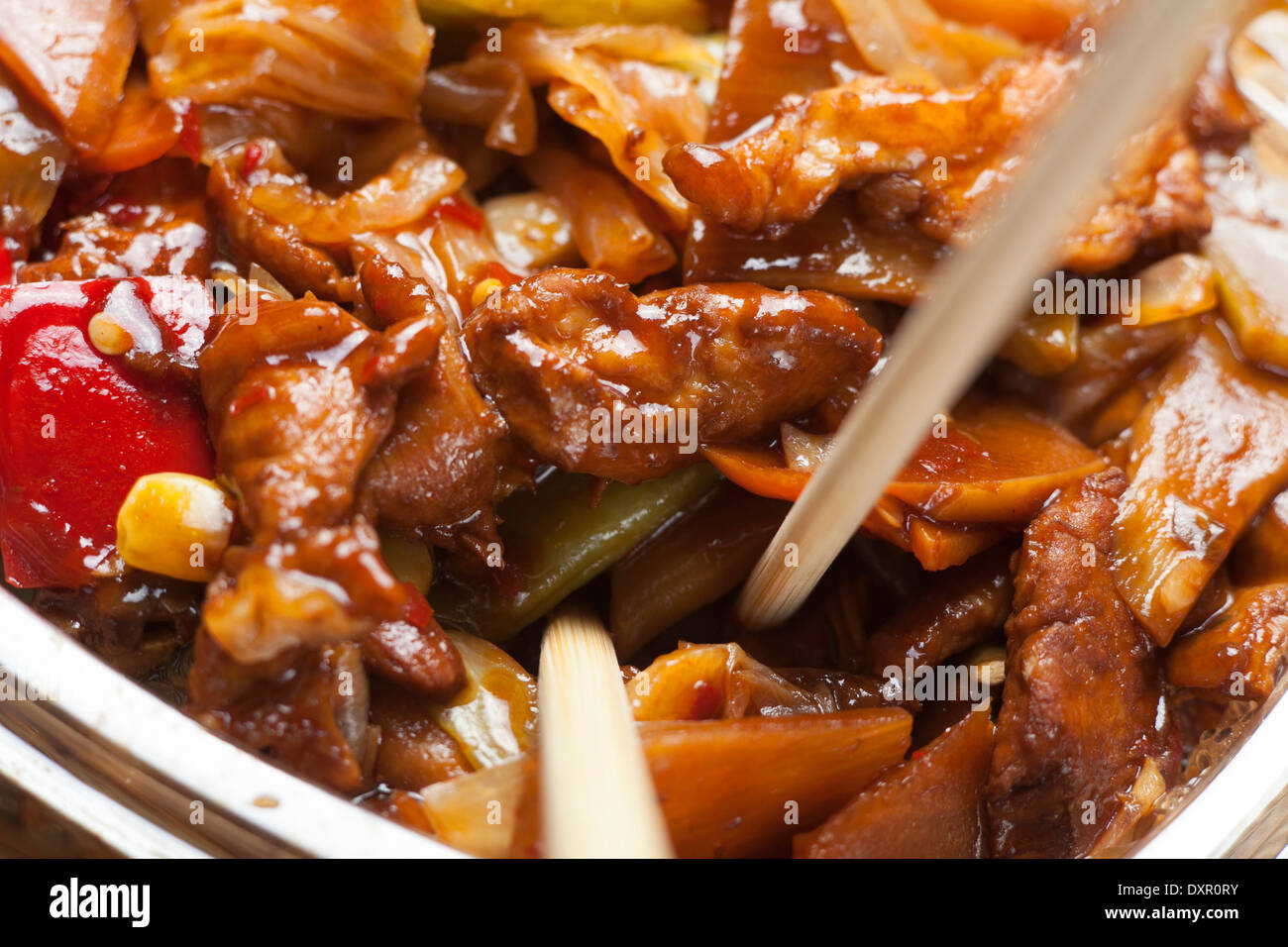 Chicken chow mein Stock Photo - Alamy