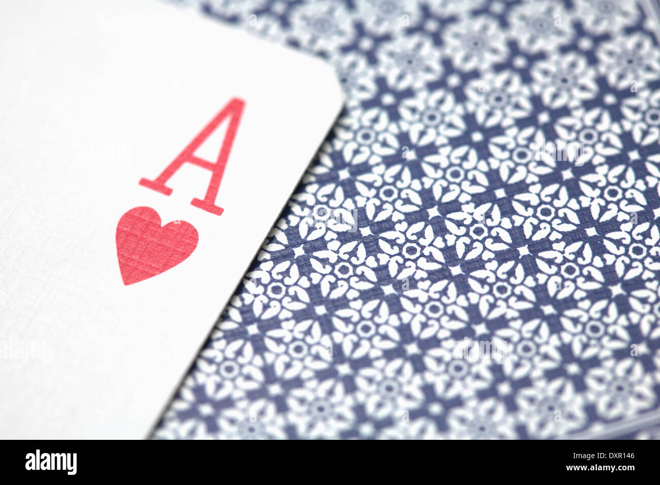 Hearts cards hi-res stock photography and images - Alamy