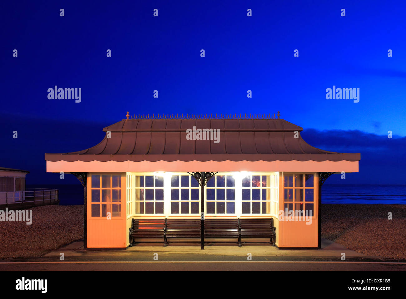 Worthing seating hi-res stock photography and images - Alamy