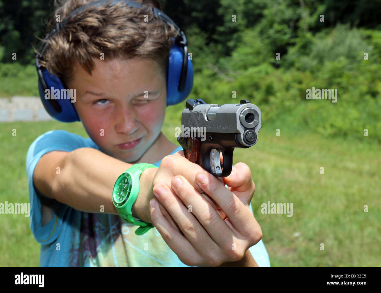 Outdoor gun range hi-res stock photography and images - Alamy