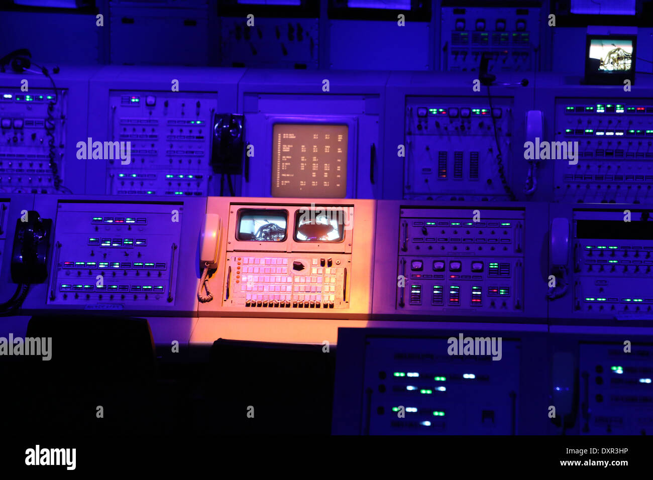 Nasa control room hi-res stock photography and images - Alamy