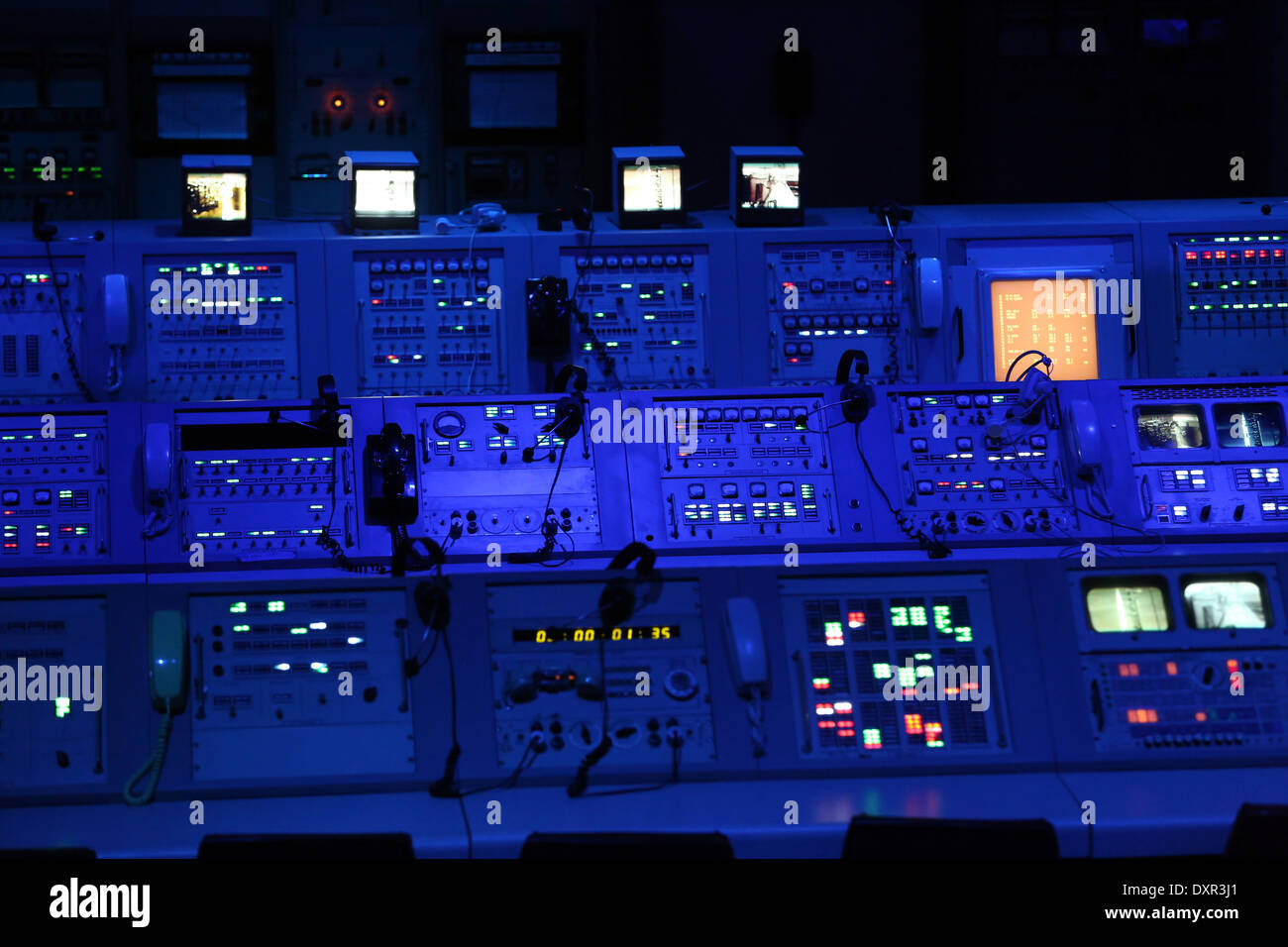 Nasa control room hi-res stock photography and images - Alamy
