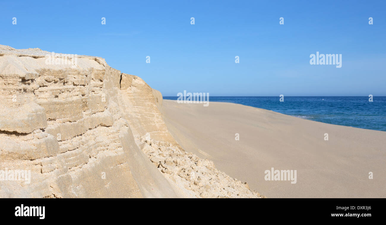 Sand dune facing the ocean Stock Photo - Alamy