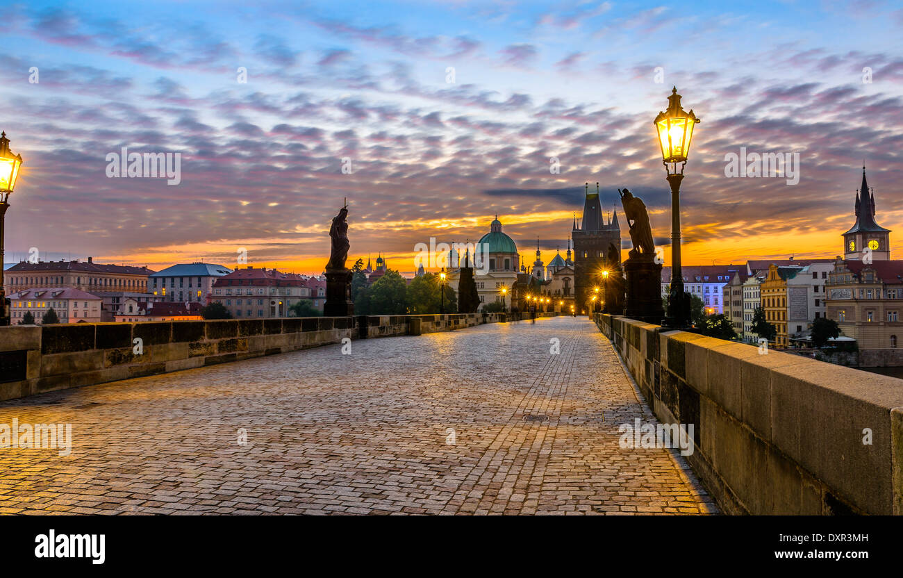Prague golden statue hi-res stock photography and images - Alamy