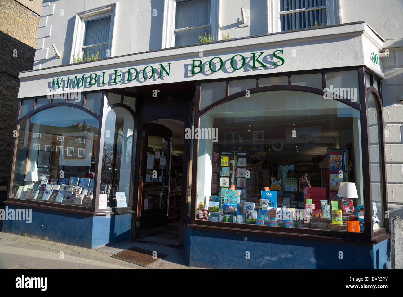Wimbledon books bookshop high street london hi-res stock photography ...