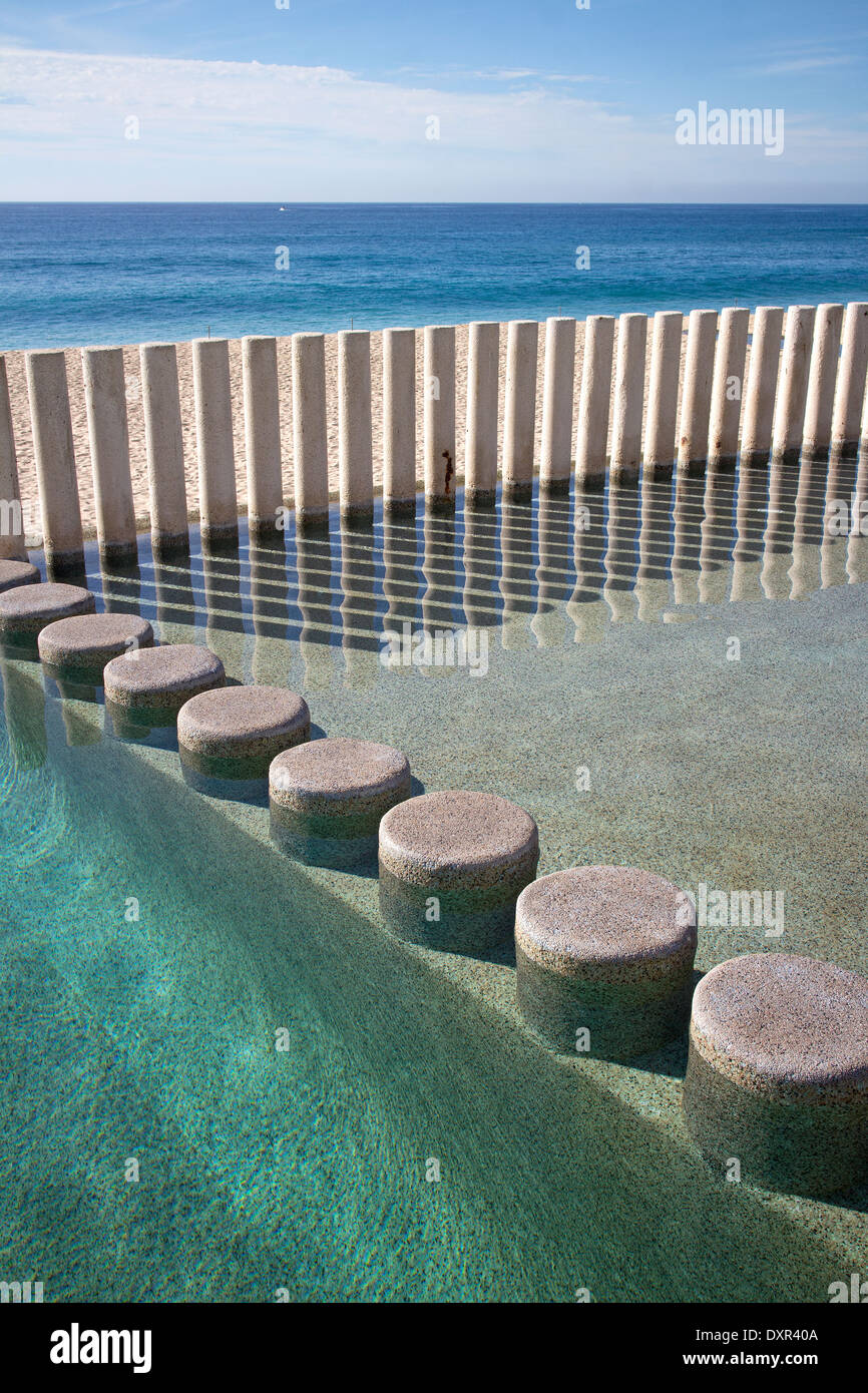 ocean front pool Stock Photo - Alamy