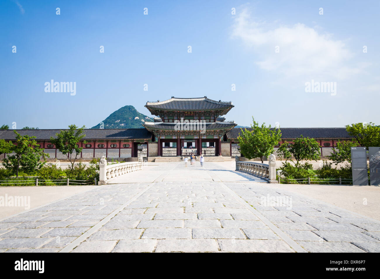 Traditional Korean architecture at Gyeongbokgung Palace in Seoul, South ...