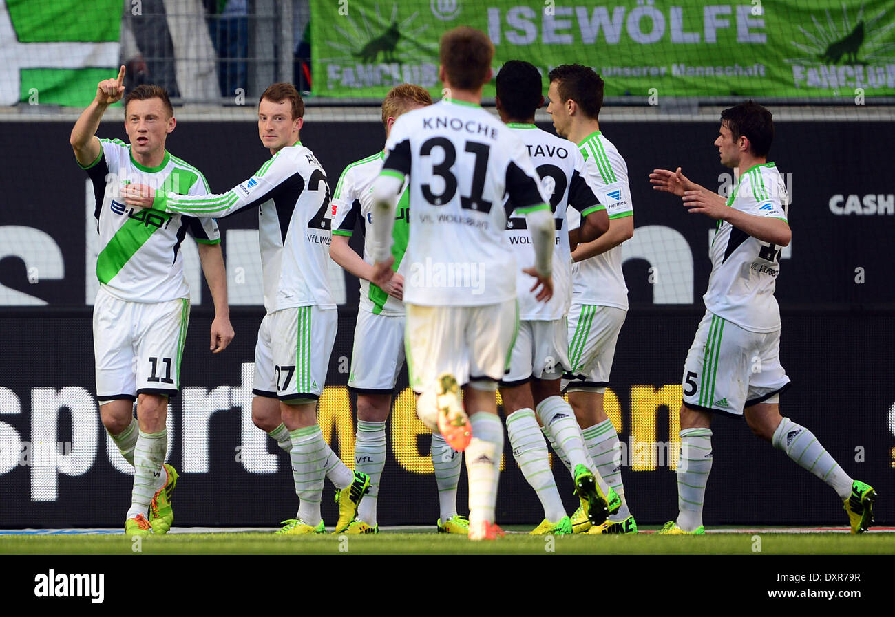Wolfsburg, Germany. 29th Mar, 2014. Wolfsburg's Ivica Olic (L ...