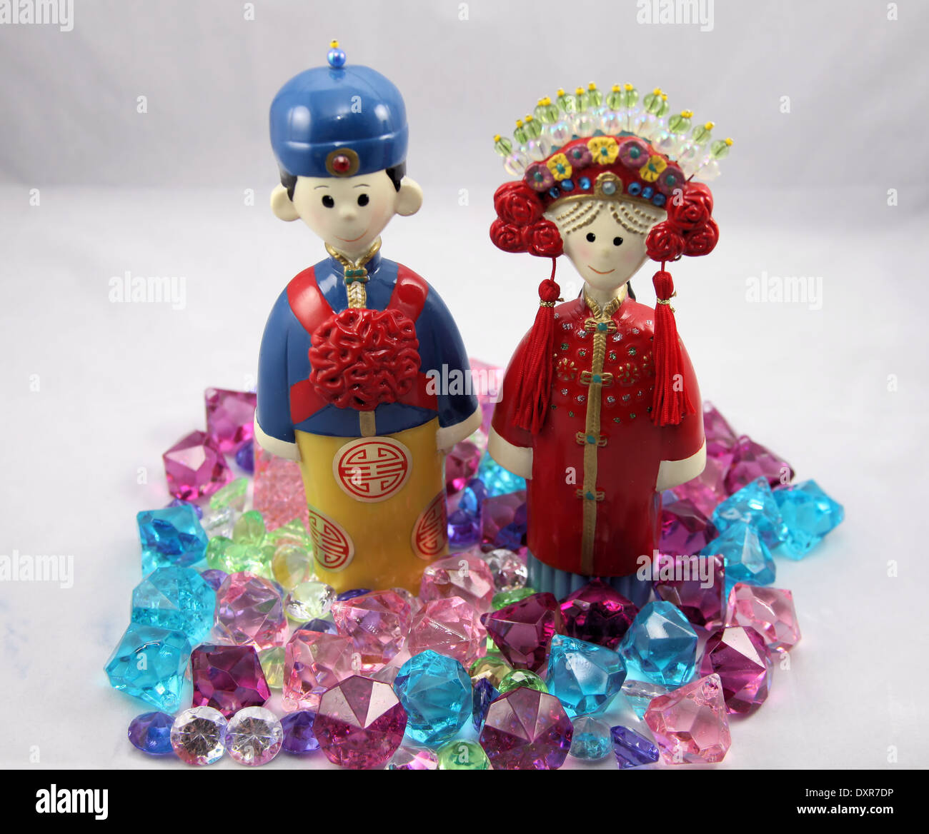 CHINESE BRIDE AND GROOM WITH JEWELS Stock Photo - Alamy
