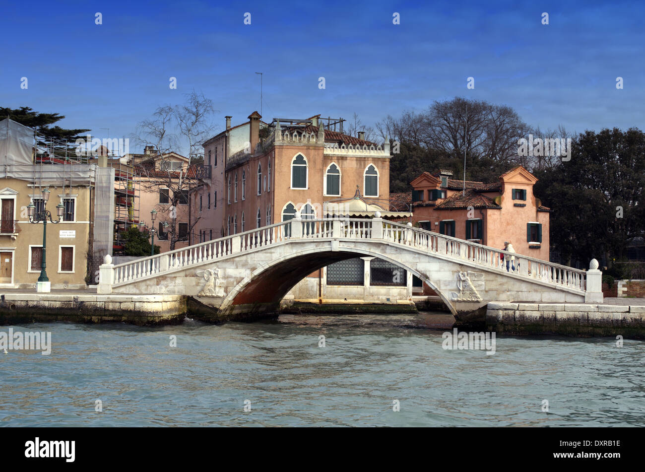 Stone bridge and brick house in Venice Stock Photo - Alamy