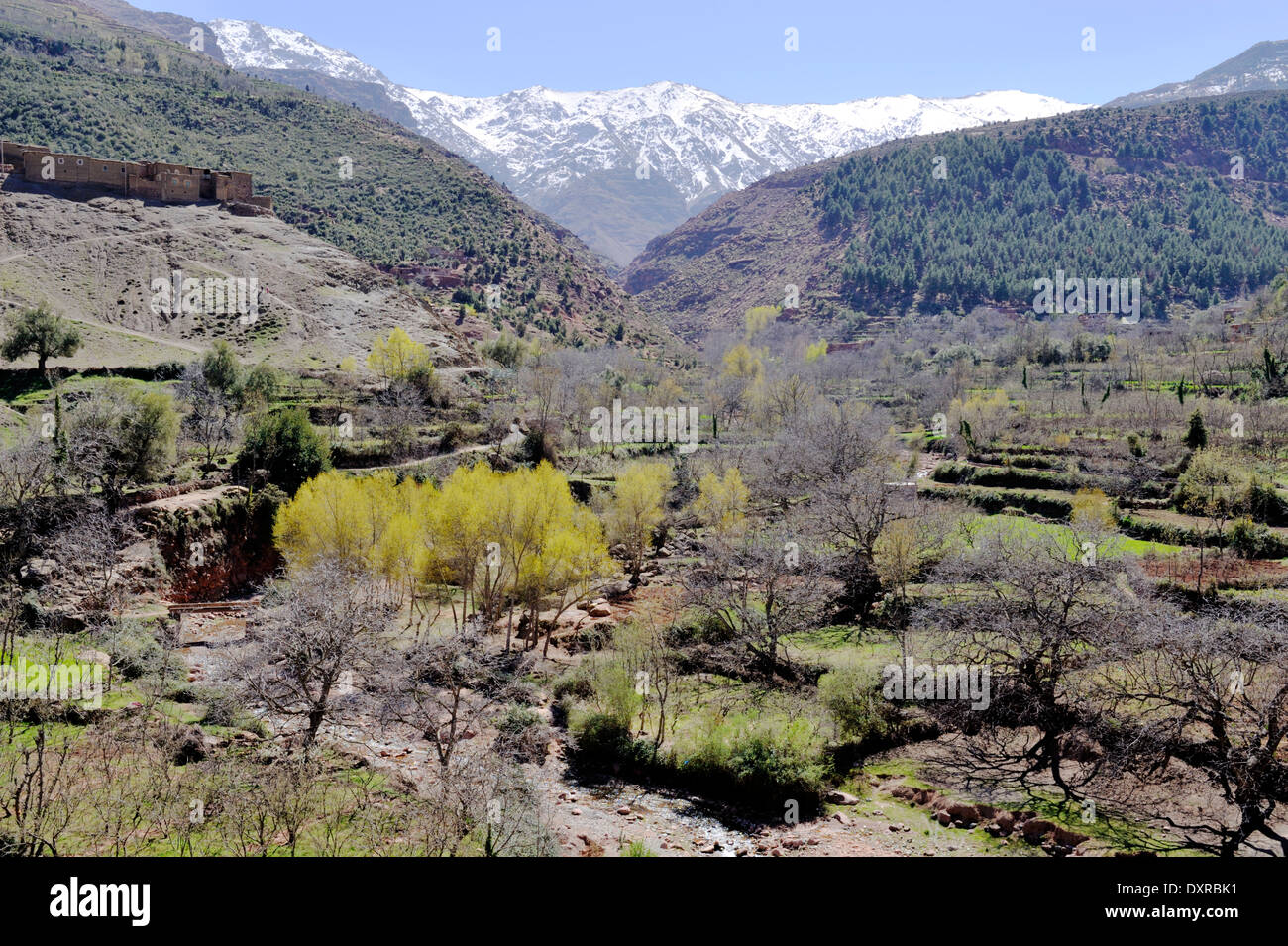 River valley with snow hi-res stock photography and images - Alamy