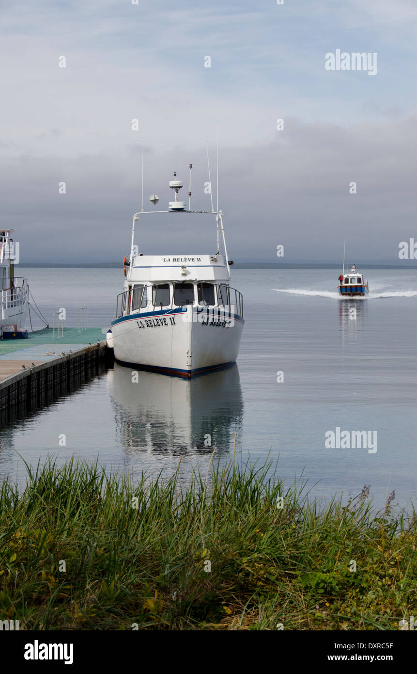 Mingan archipelago national park hi-res stock photography and images ...