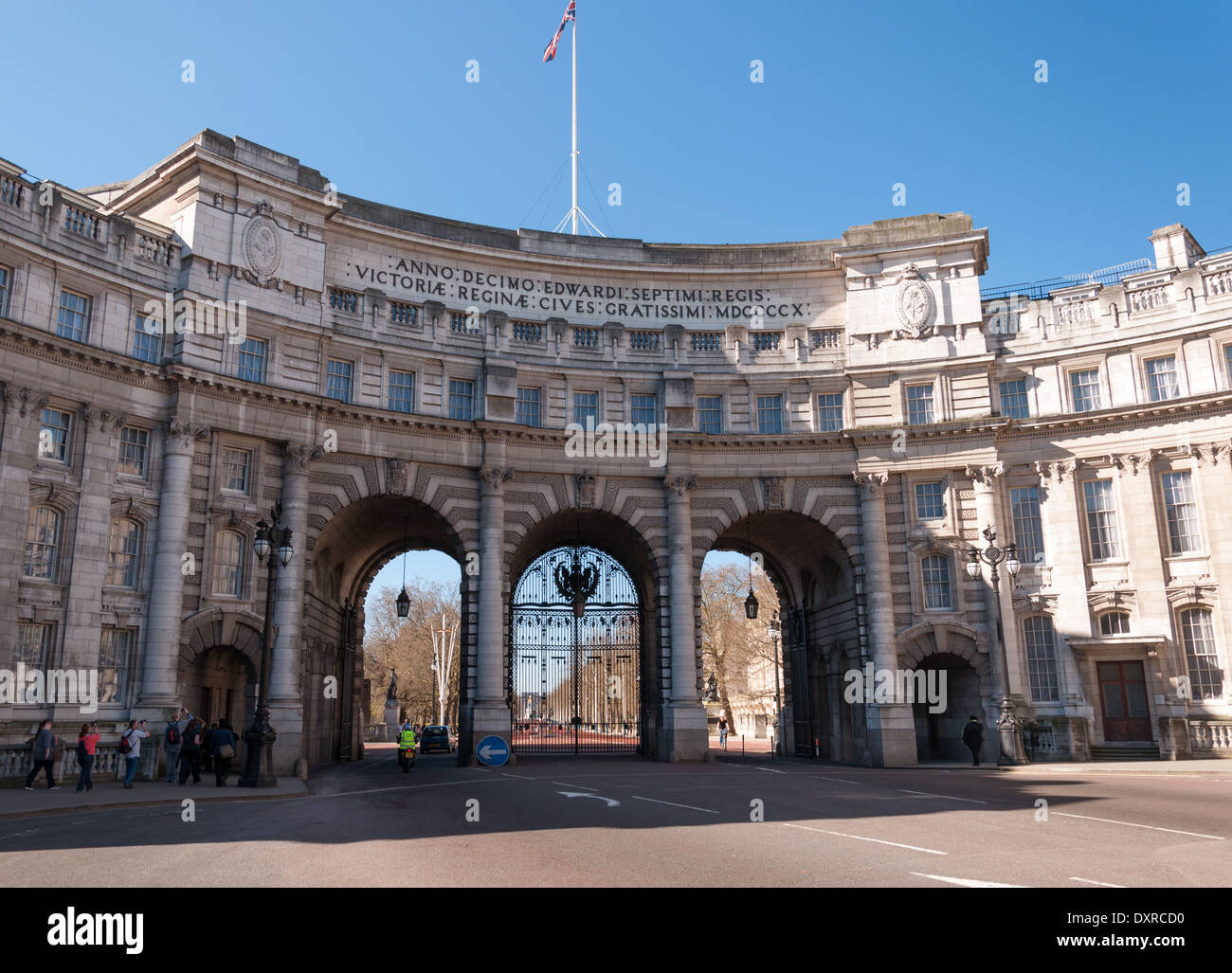 Admiralty arch gates hi-res stock photography and images - Alamy