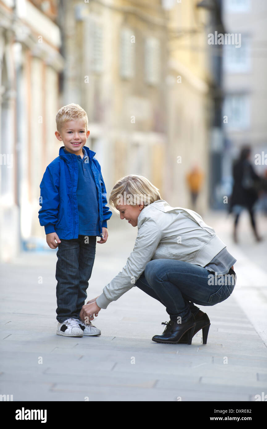 Shoestring hi-res stock photography and images - Alamy