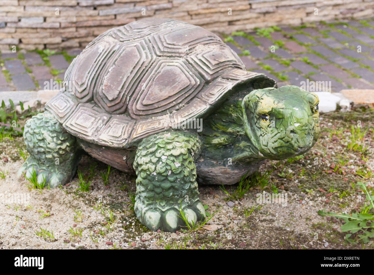 Green garden turtle statue Stock Photo - Alamy