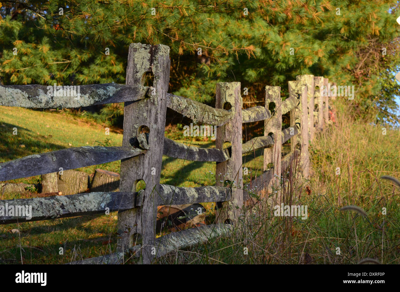 Farm split rail fence hi-res stock photography and images - Alamy