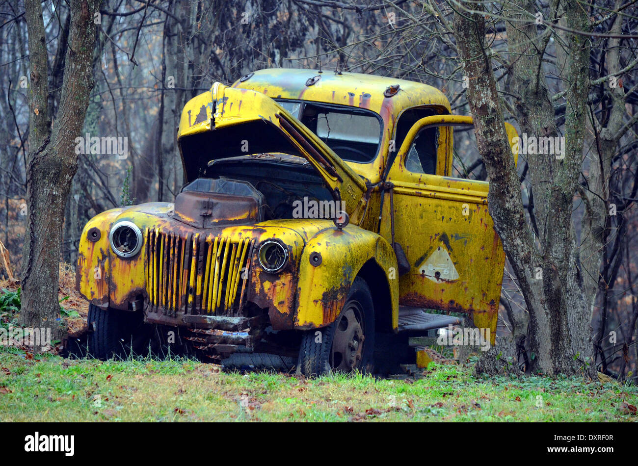 Farm work truck hi-res stock photography and images - Alamy