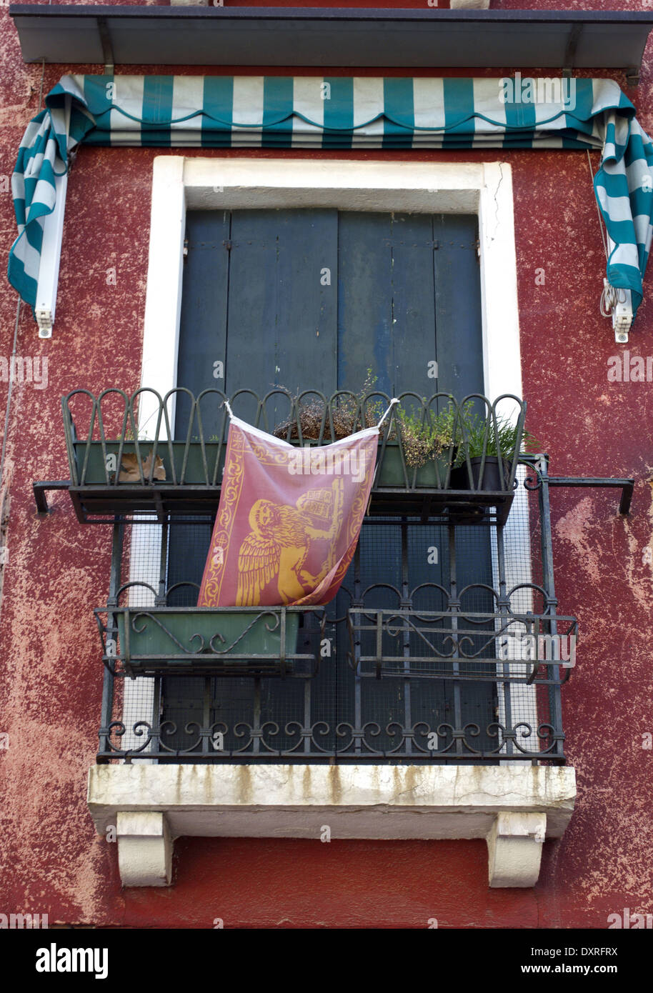 Traditional venetian vintage window close up in Venice Stock Photo - Alamy