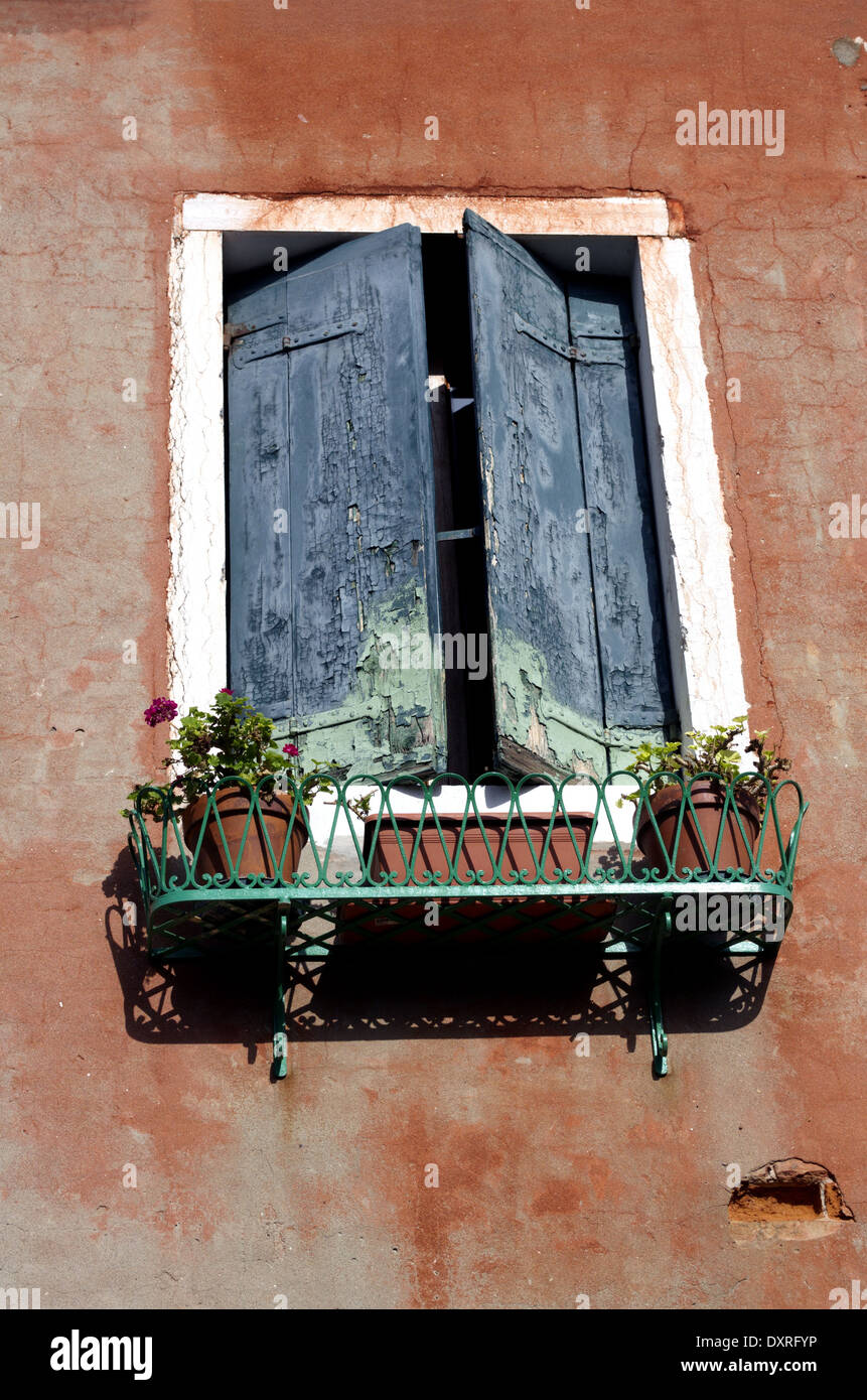 Traditional venetian vintage window close up in Venice Stock Photo - Alamy