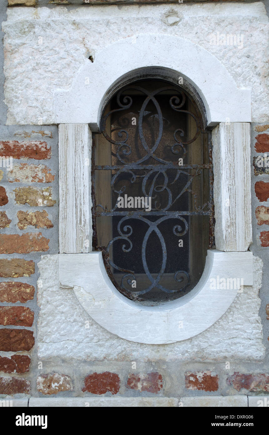 Traditional venetian vintage window close up in Venice Stock Photo - Alamy