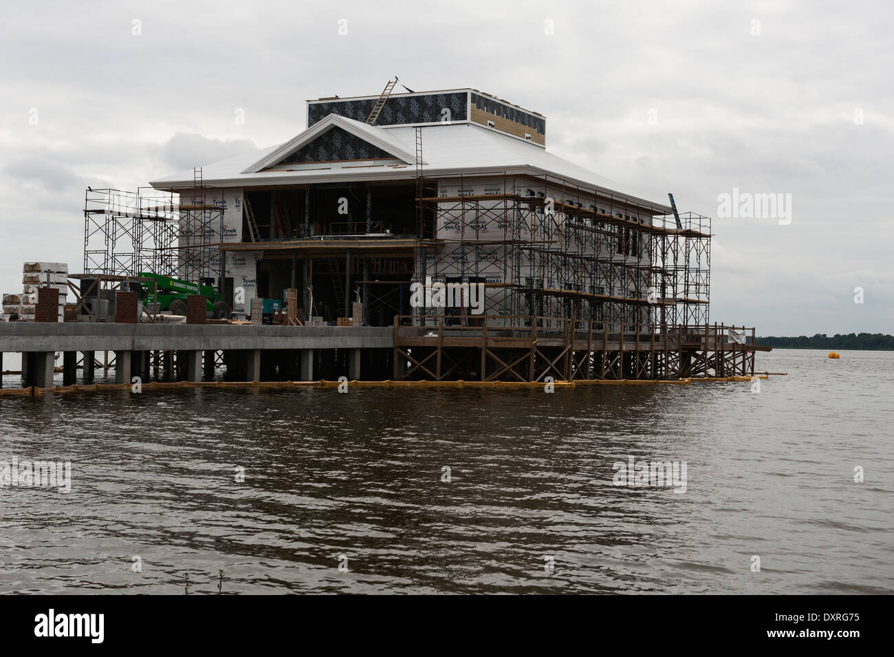 Construction of the Pavilion on Lake Dora in the City of Tavares, in ...
