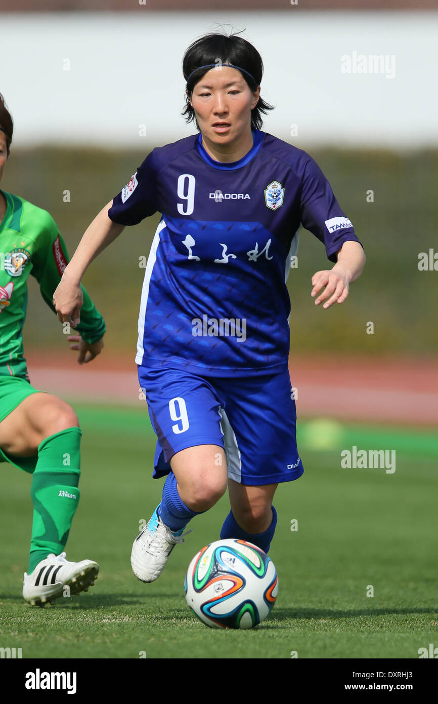 Yuri saito hi-res stock photography and images - Alamy