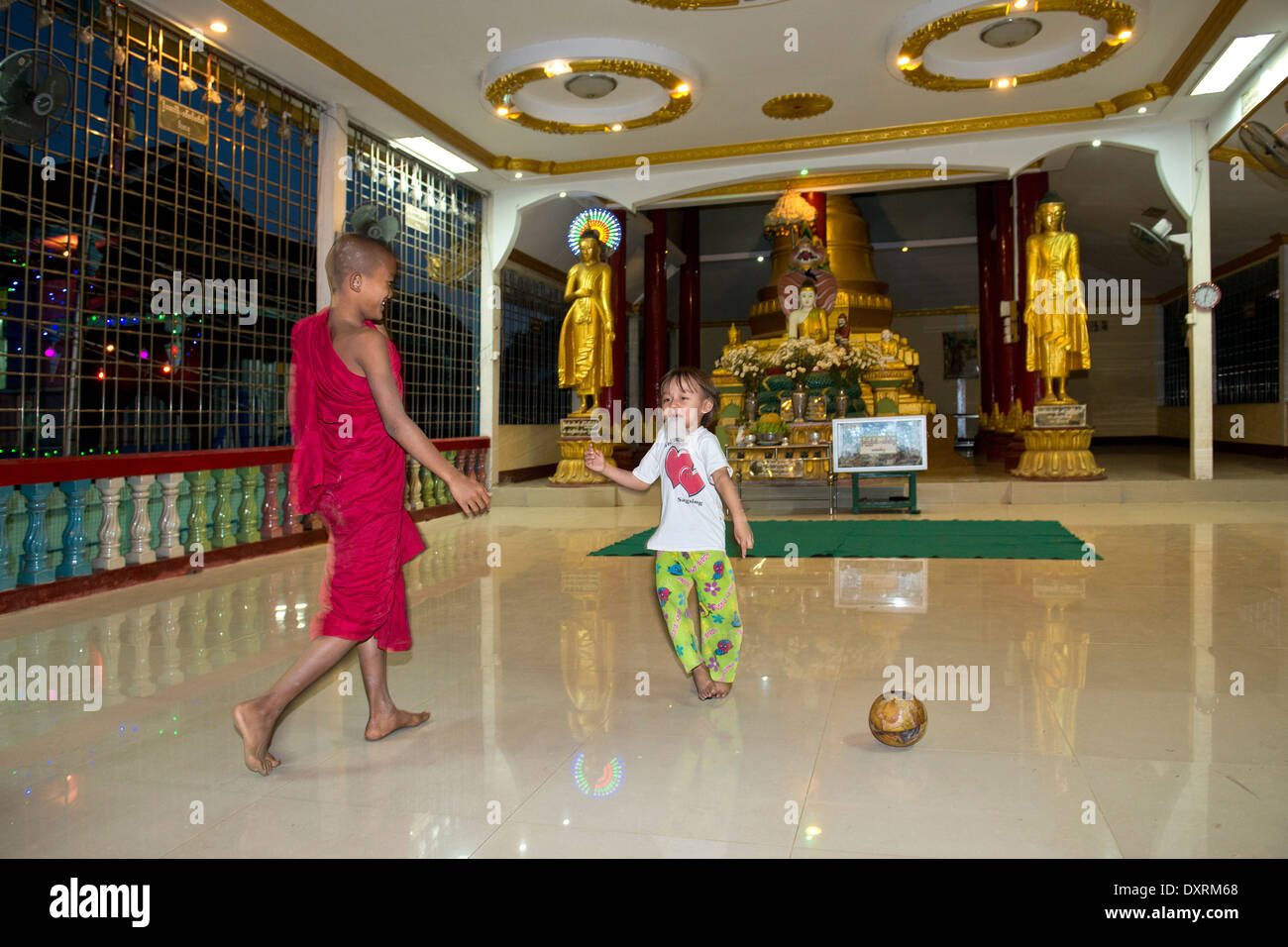 Myanmar, Tangoo, Children playing Stock Photo - Alamy