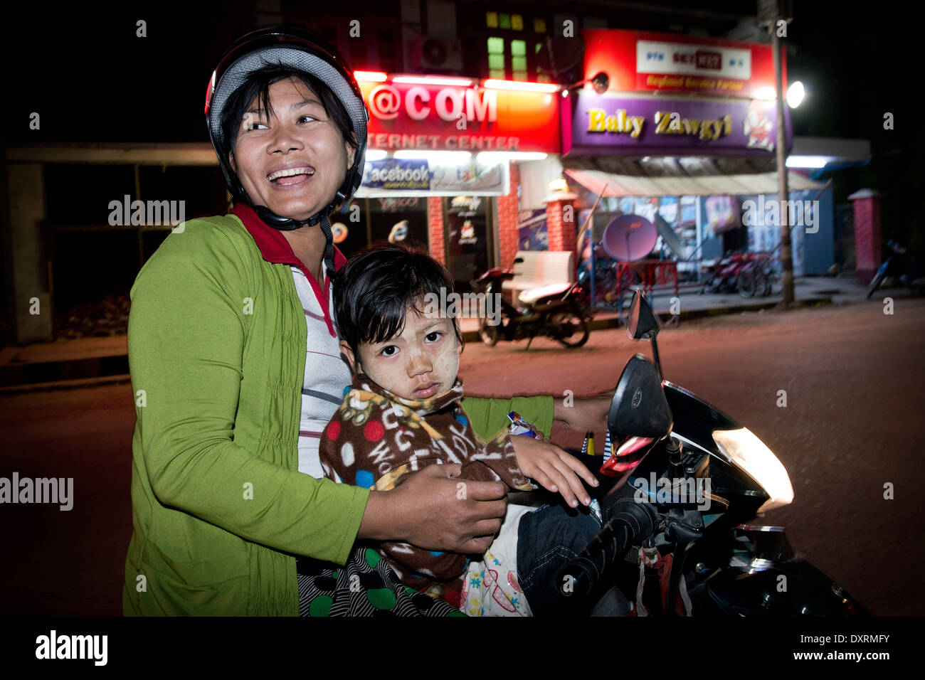 Myanmar, Tangoo, Daily life Stock Photo - Alamy