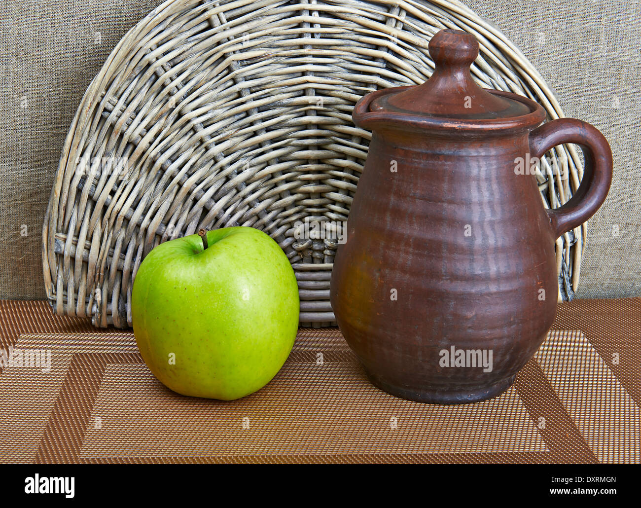 Pottery And Apple Still Life Stock Photo - Alamy