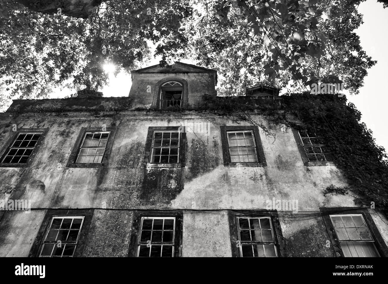Ruine old house hi-res stock photography and images - Alamy