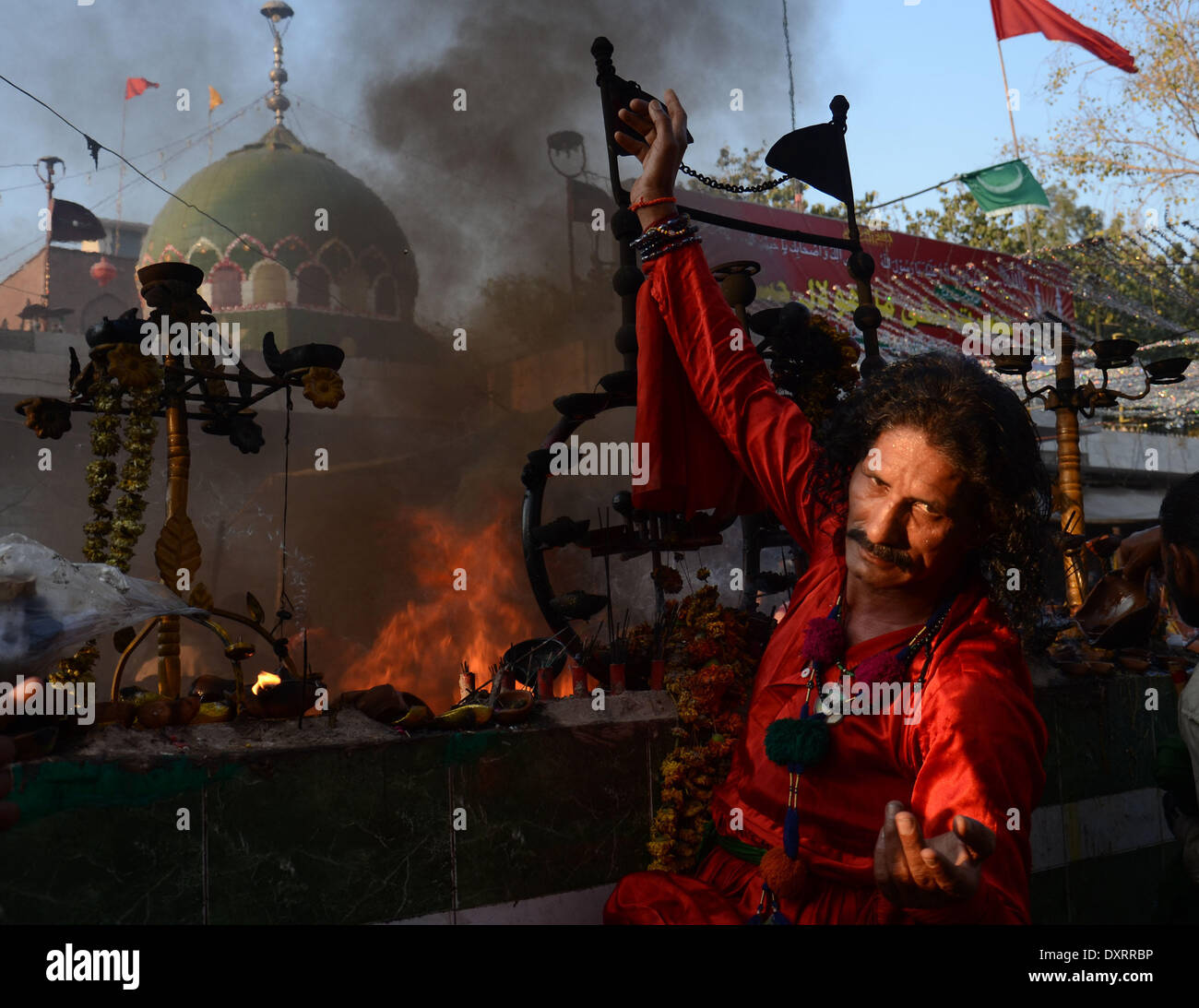 Lahore, Punjab, Pakistan. 30th Mar, 2014. Pakistani devotee (Malang ...