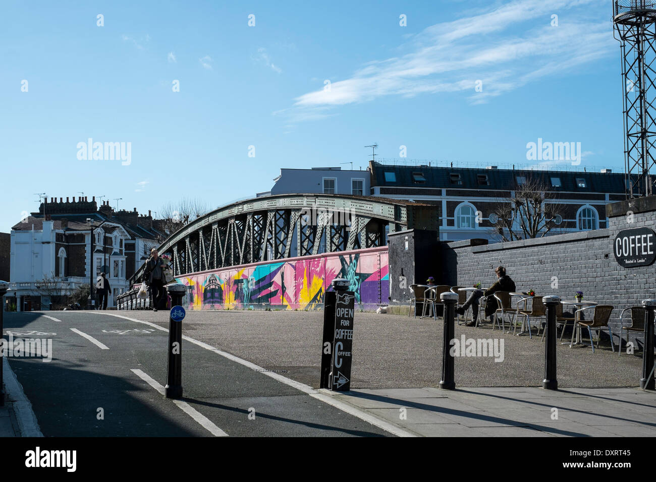 Painted bridge hi-res stock photography and images - Alamy