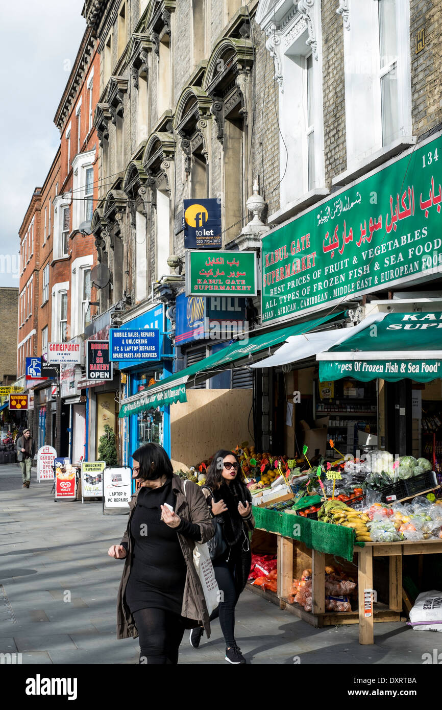 High street shopping hi-res stock photography and images - Alamy