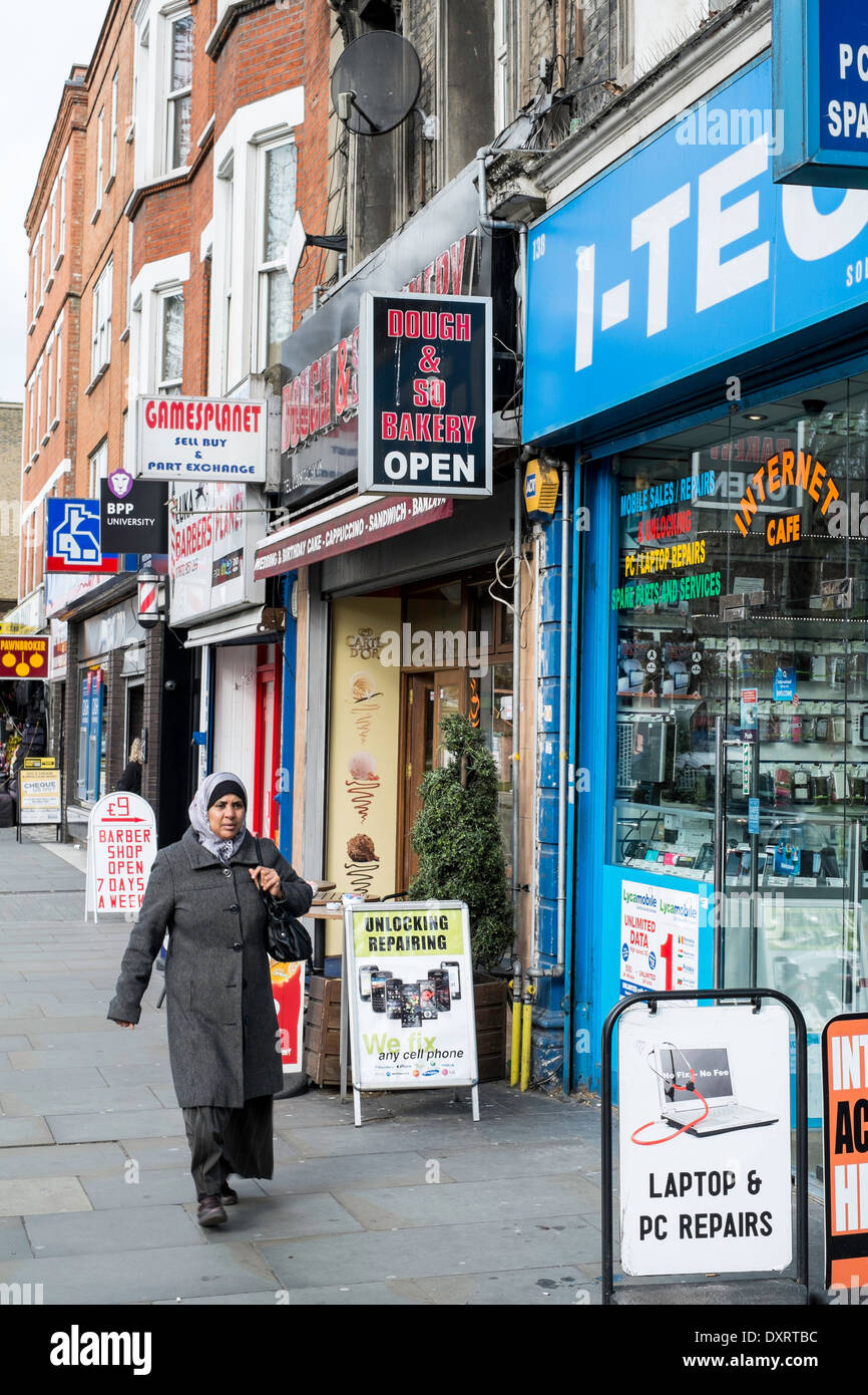 High street shopping hi-res stock photography and images - Alamy