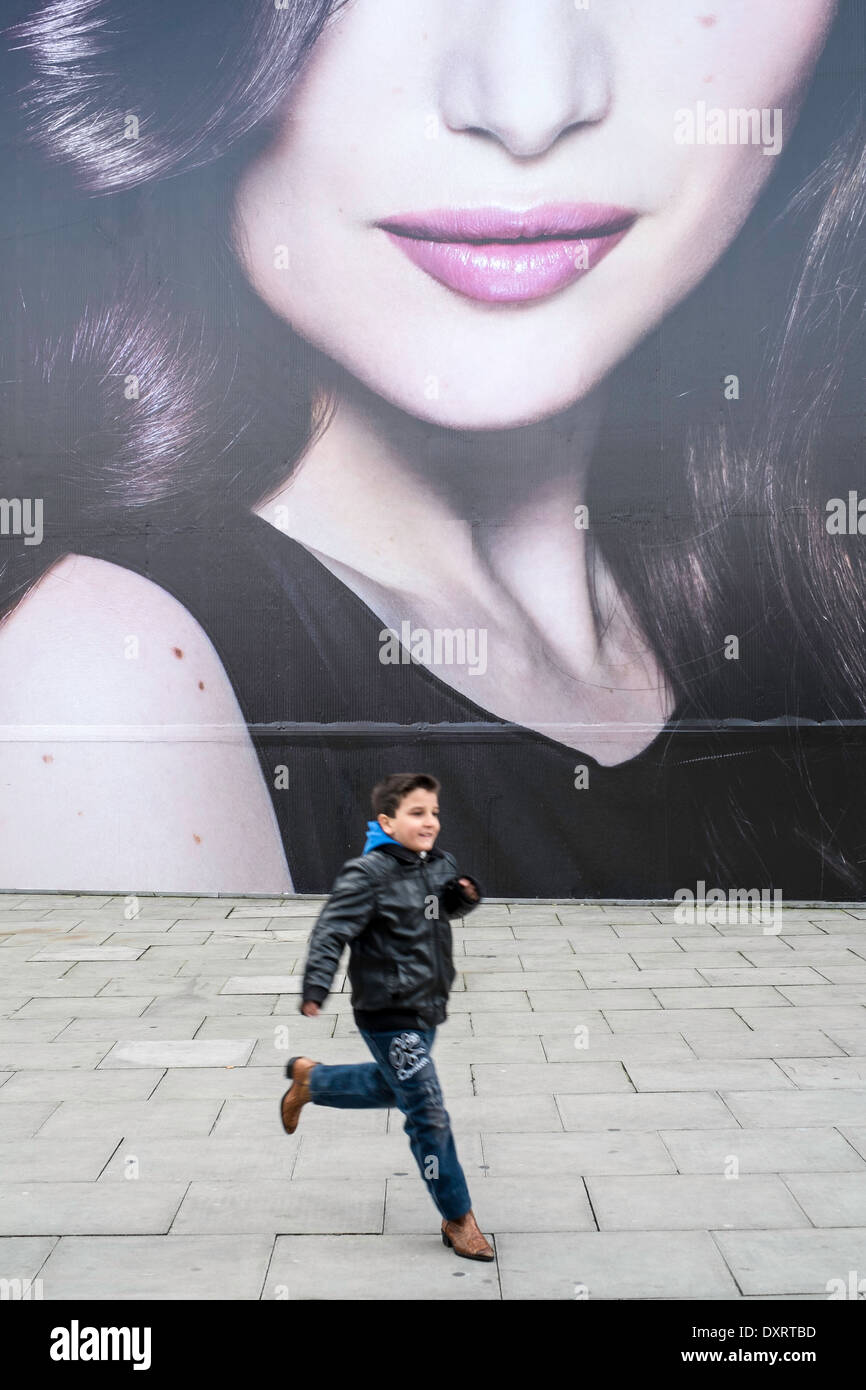 Billboard poster hi-res stock photography and images - Alamy