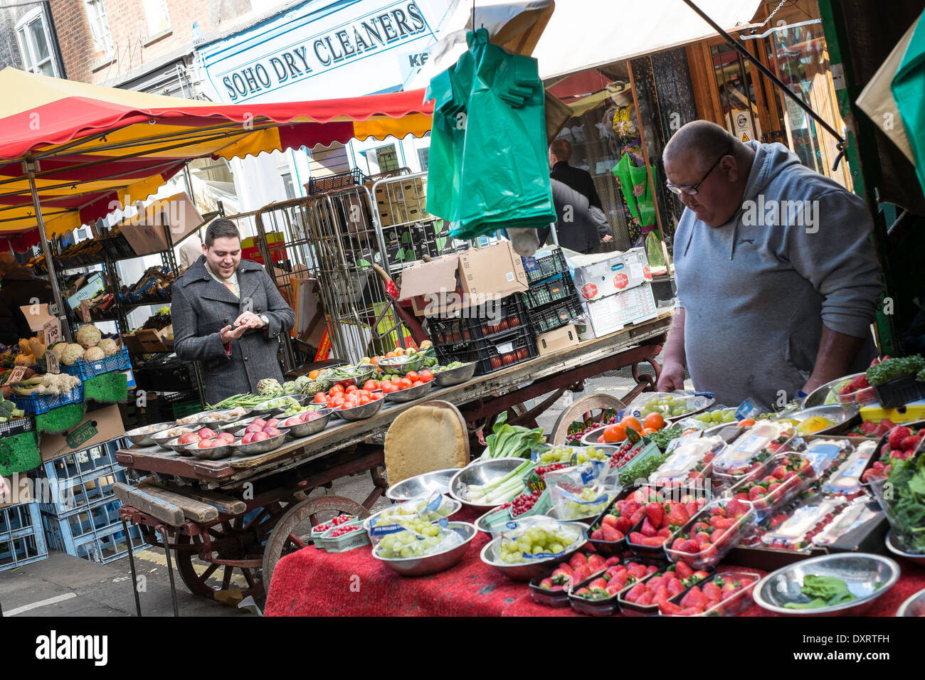 Berwick street market hi-res stock photography and images - Alamy