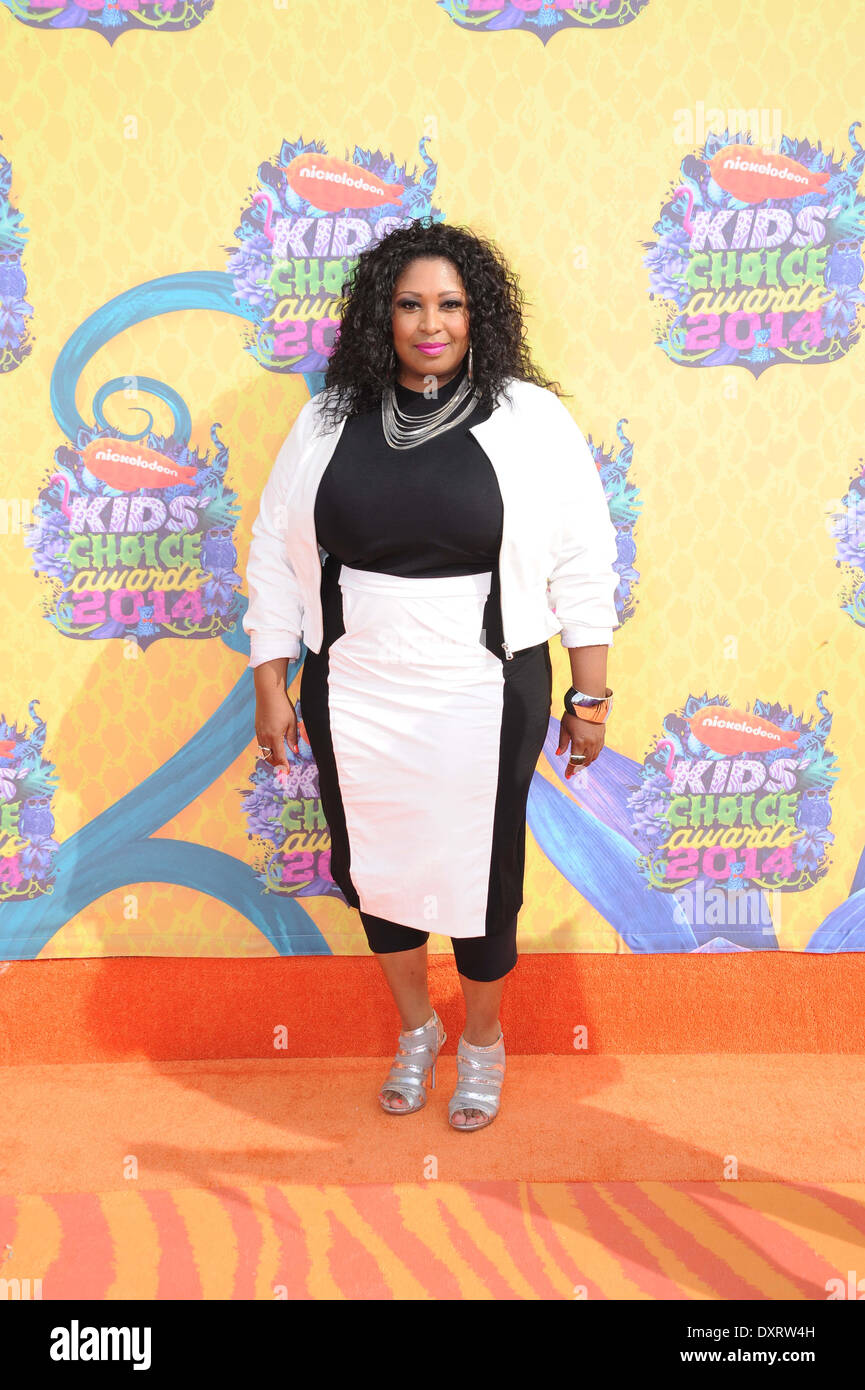Actress Kim Yarbrough arrives on the orange carpet of Nickelodeon's ...