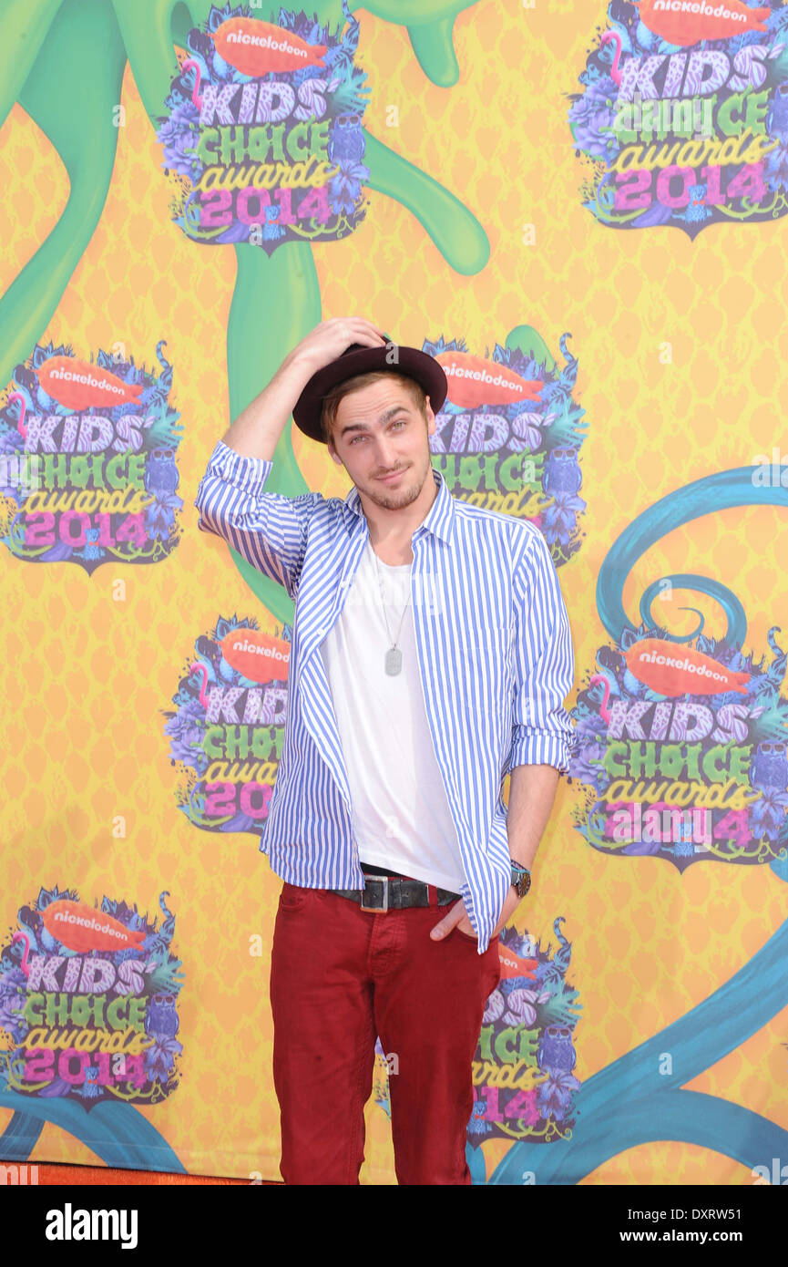 Actor Kendall Schmidt arrives on the orange carpet of Nickelodeon's ...