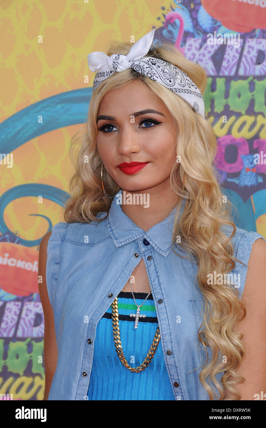 Recording artist Pia Mia Perez arrives on the orange carpet of ...